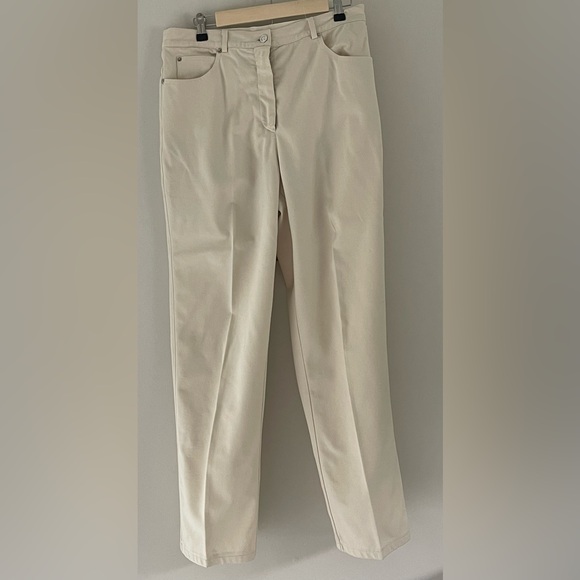 St. John | Pants & Jumpsuits | St John Sport Pants In A Sophisticated ...